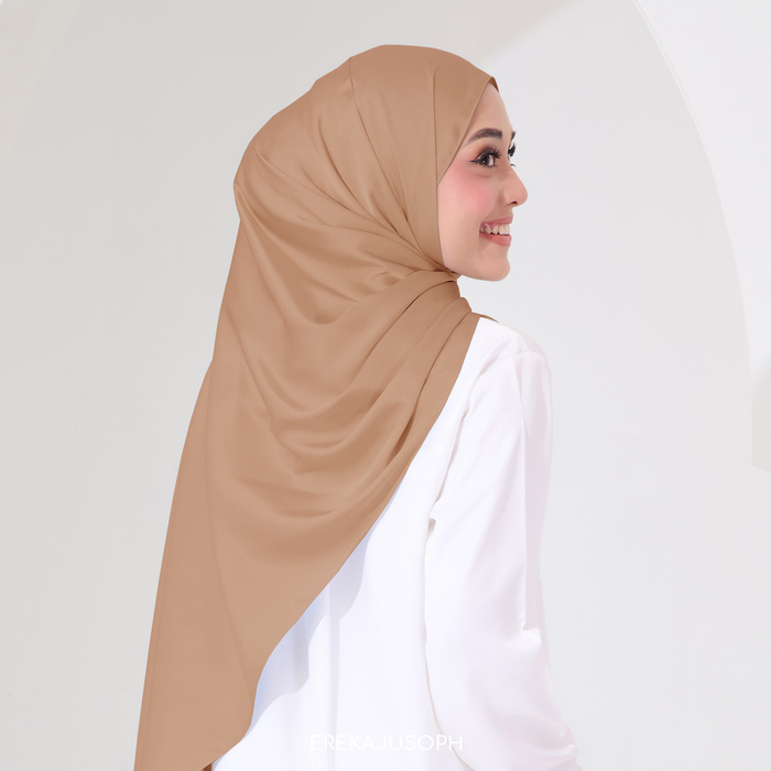 MARSHA SATIN SHAWL – VANILLA CREAM – EREKA JUSOPH